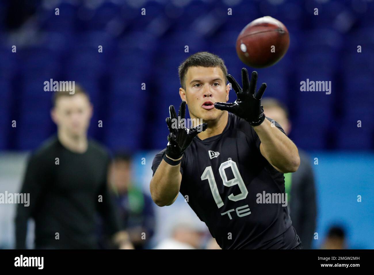 Georgia tight end Charlie Woerner runs a drill at the NFL football ...