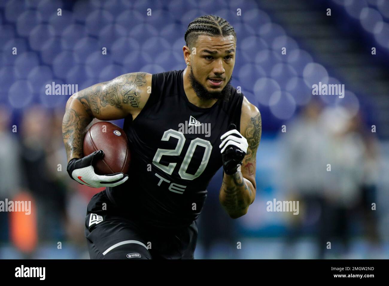 Tennessee tight end Dom Wood-Anderson runs a drill at the NFL football ...