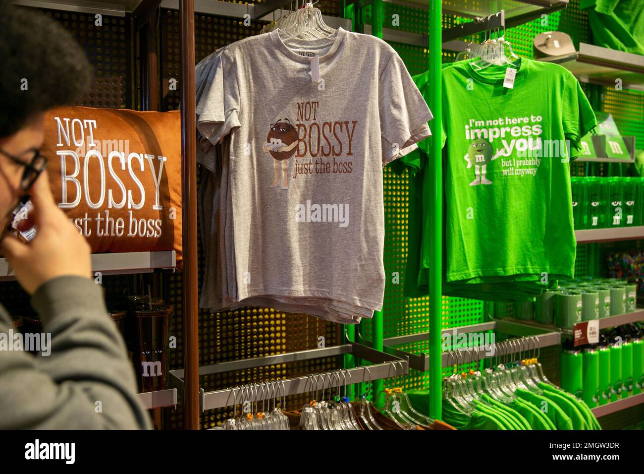 M&M's spokescandies characters are in the M&M's Times Square candy ...