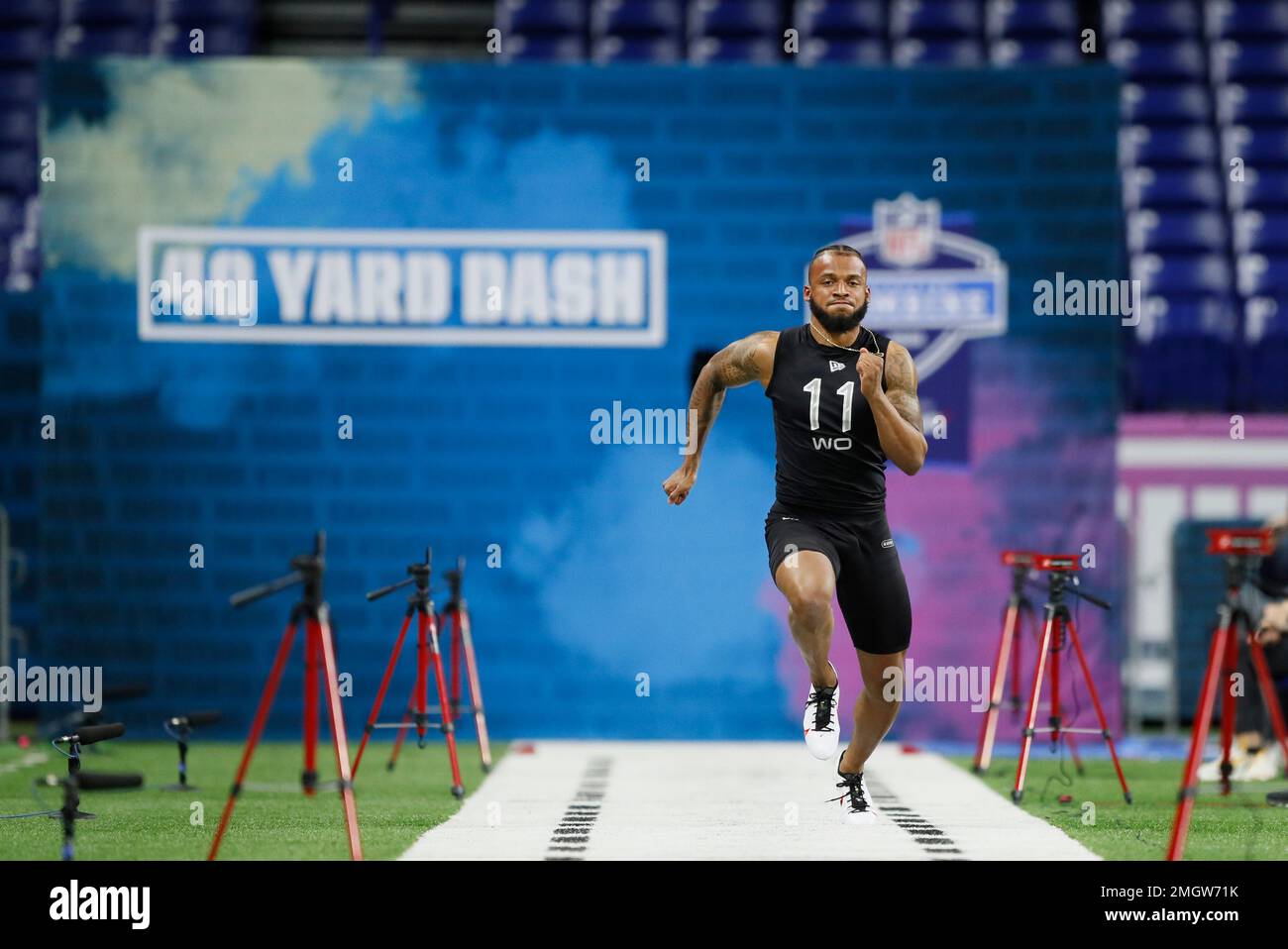 Central Florida wide receiver Gabriel Davis runs the 40-yard dash at ...