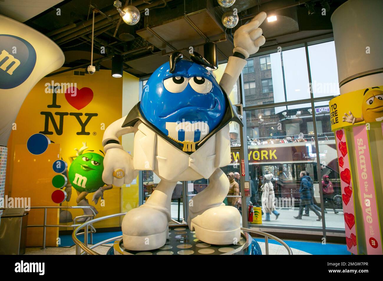 M&M's spokescandies characters are in the M&M's Times Square candy ...