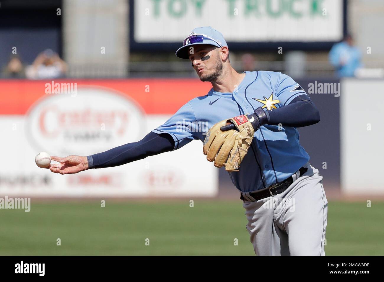 Tampa Bay Rays' Daniel Robertson throws out New York Yankees' Thairo ...