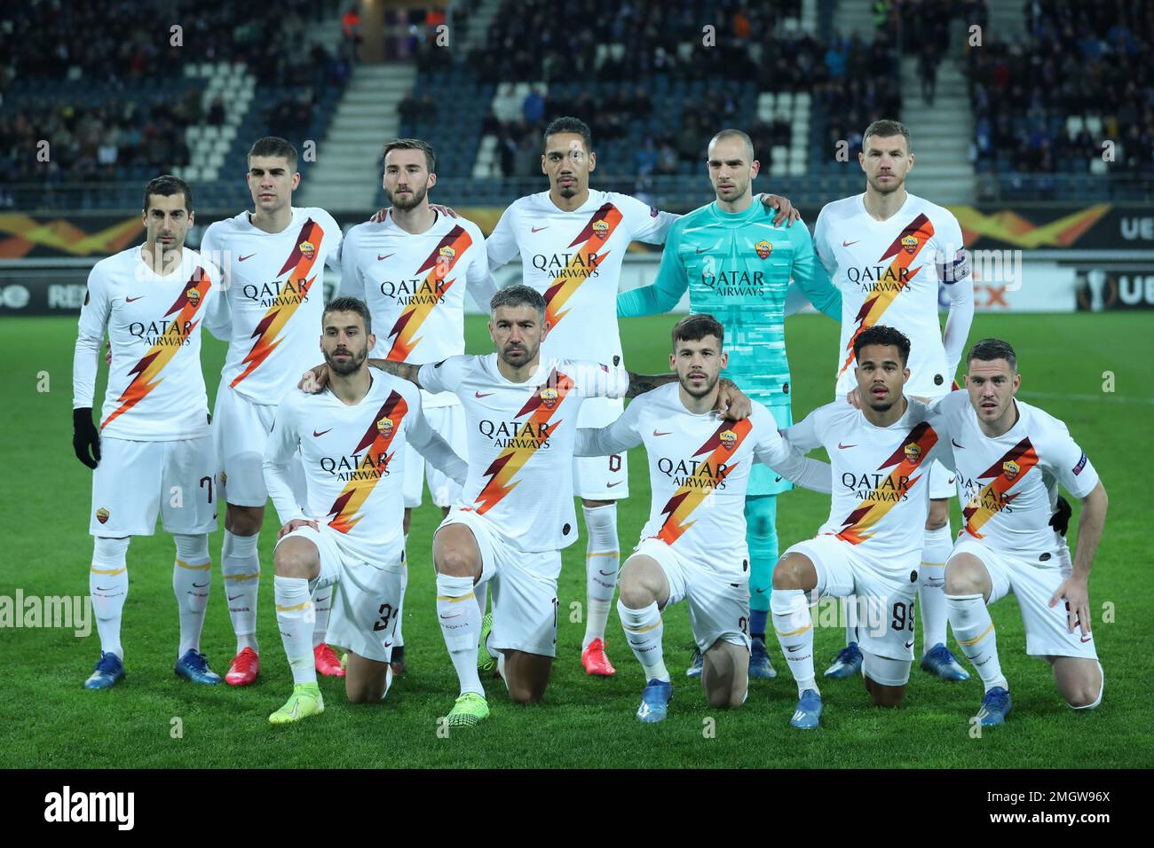 Roma players pose for photographers prior the Europa League round 32 ...