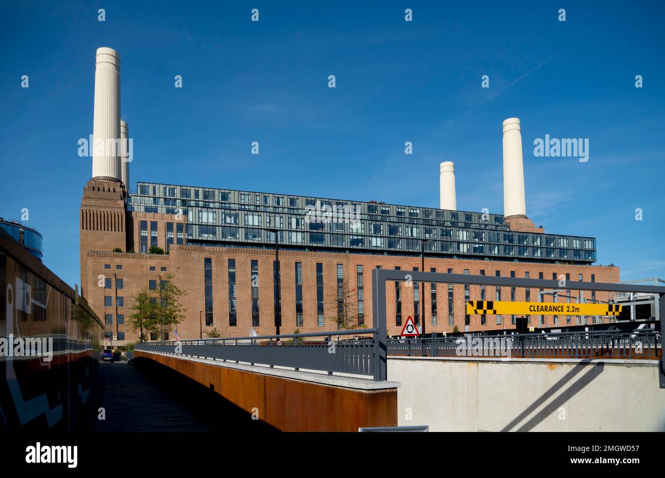 UK, england, London, Battersea Bridge Power station Stock Photo - Alamy