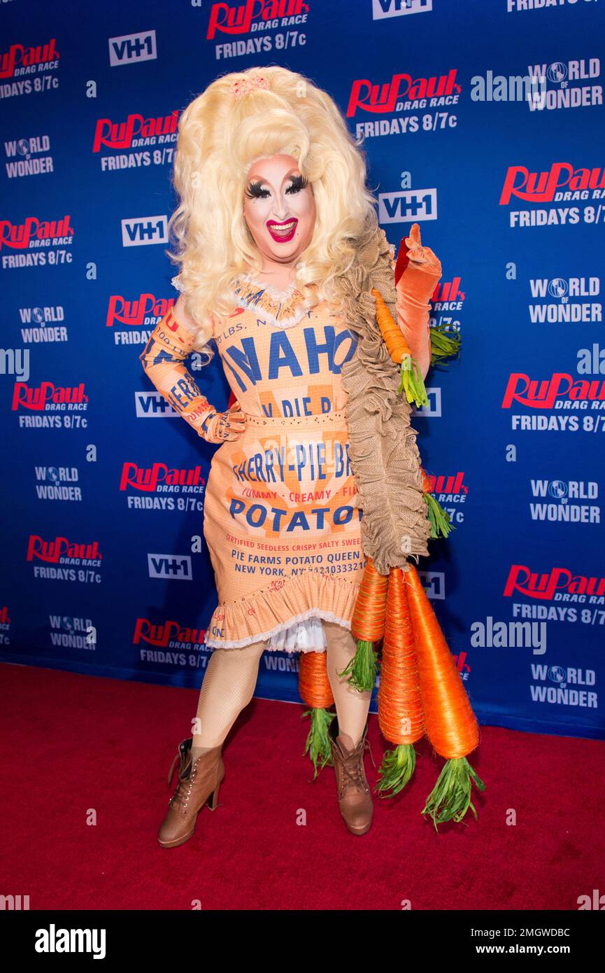 Sherry Pie participates in a "RuPaul's Drag Race" season 12 special ...