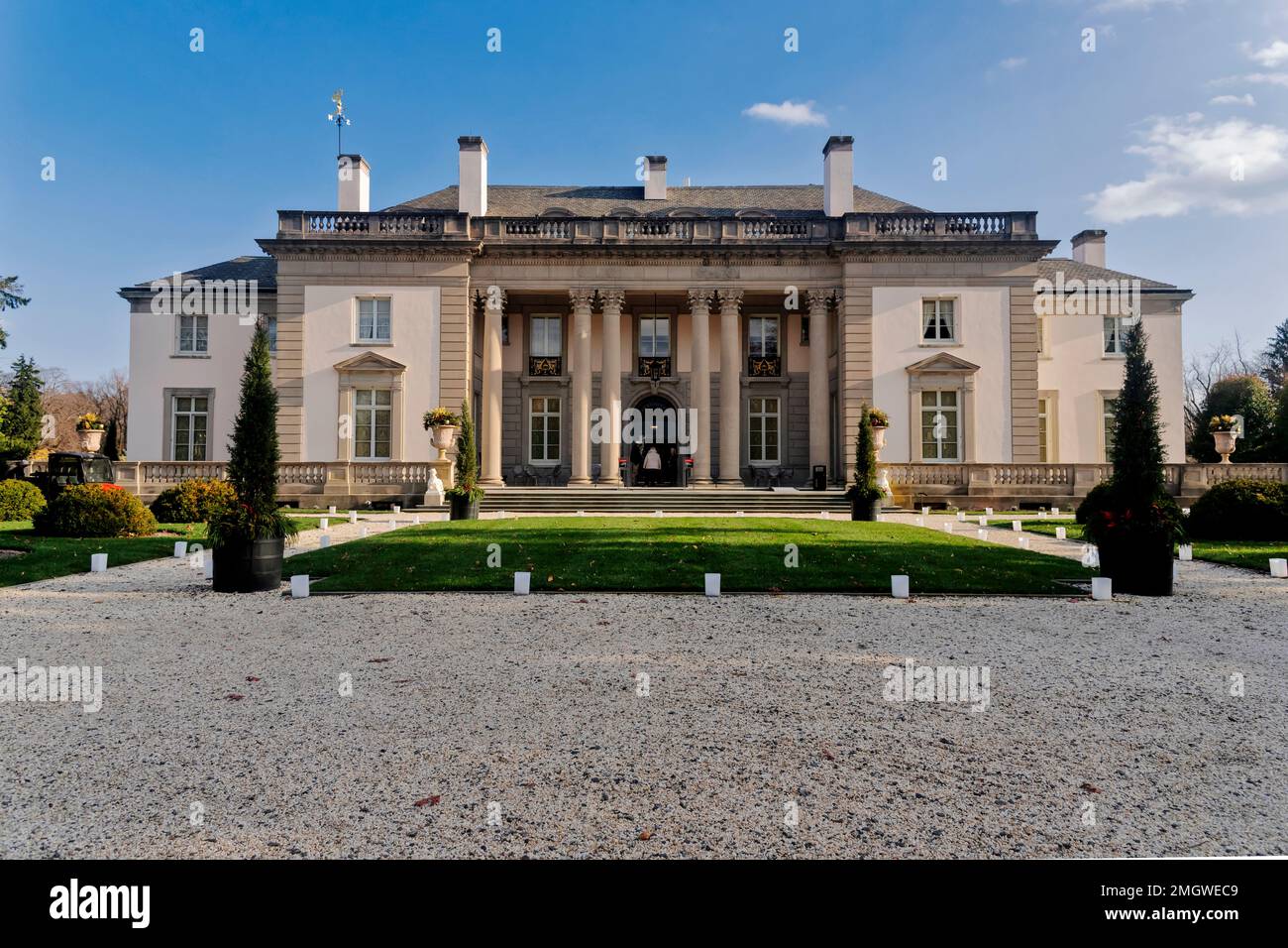 Nemours mansion and gardens hi-res stock photography and images - Alamy