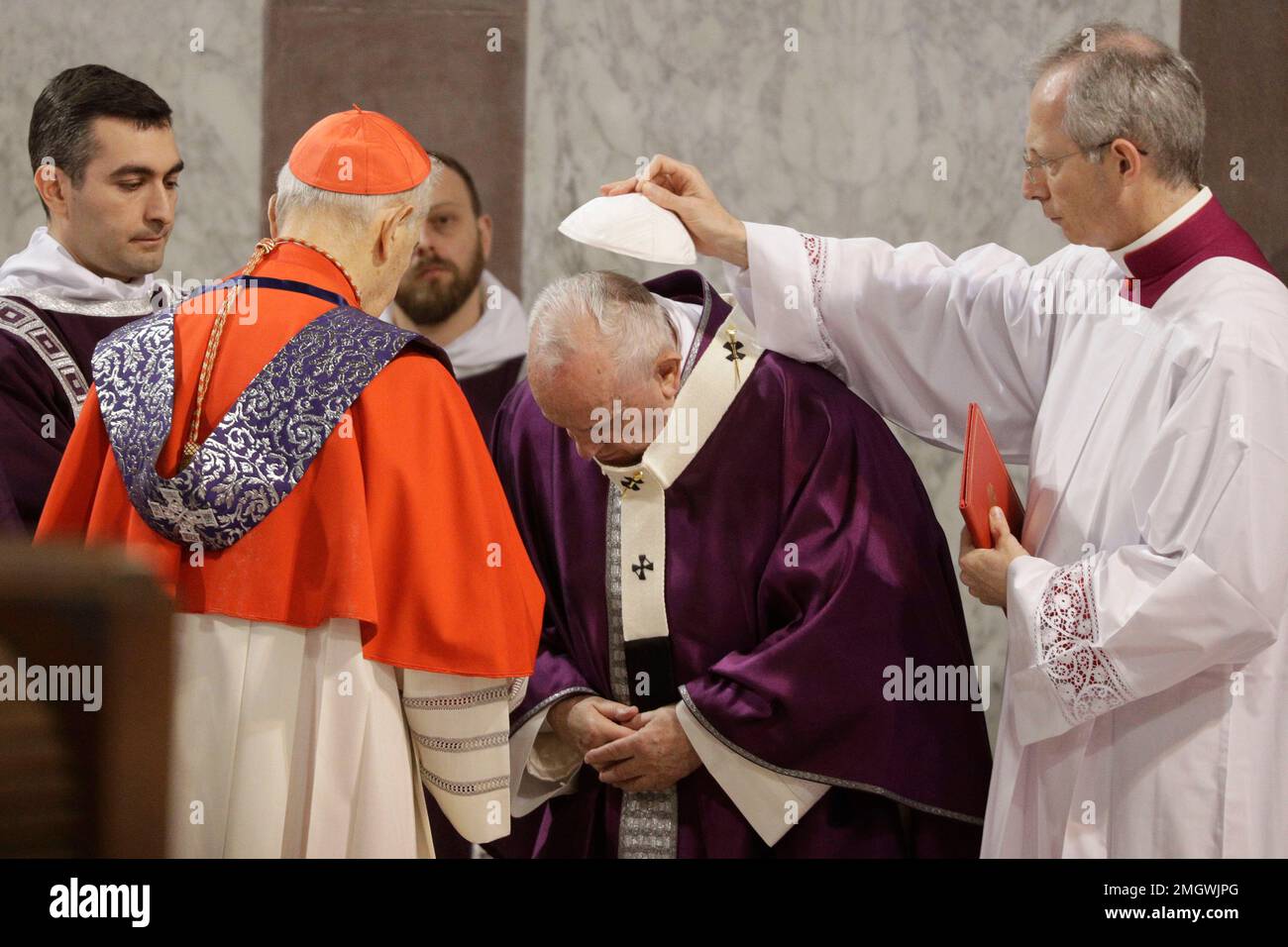 Cardinal Jozef Tomko prepares to put ashes on the forehead of Pope ...