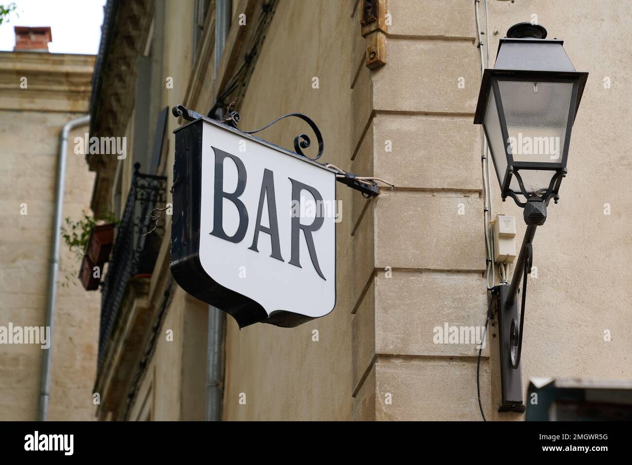 Bar place store shop facade hi-res stock photography and images - Alamy