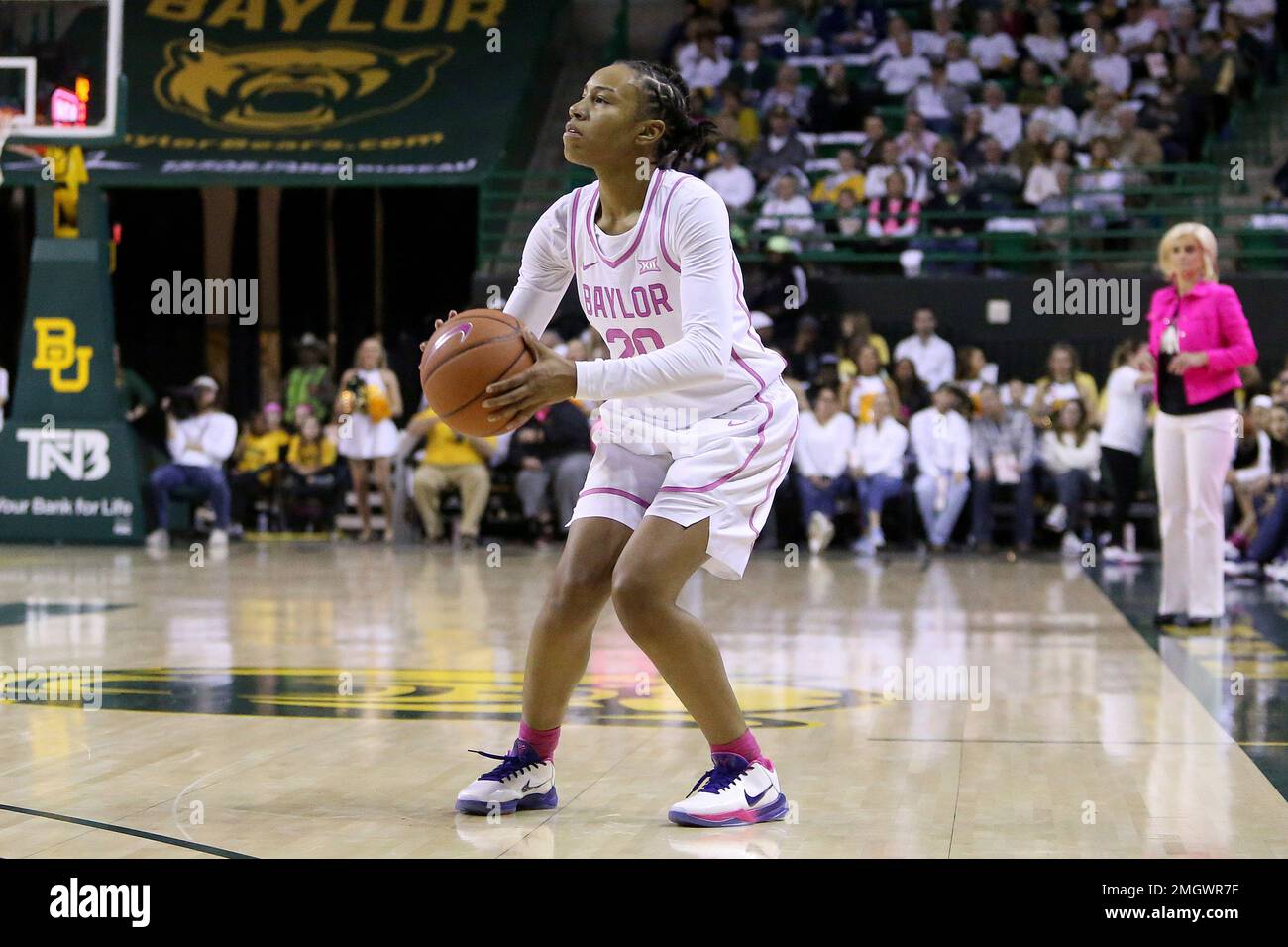 Baylor guard Juicy Landrum (20) looks to shoot the ball in an NCAA ...