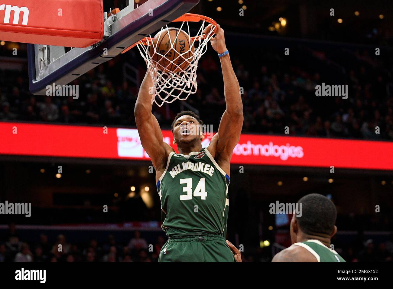 Milwaukee Bucks forward Giannis Antetokounmpo (34) dunks during the ...