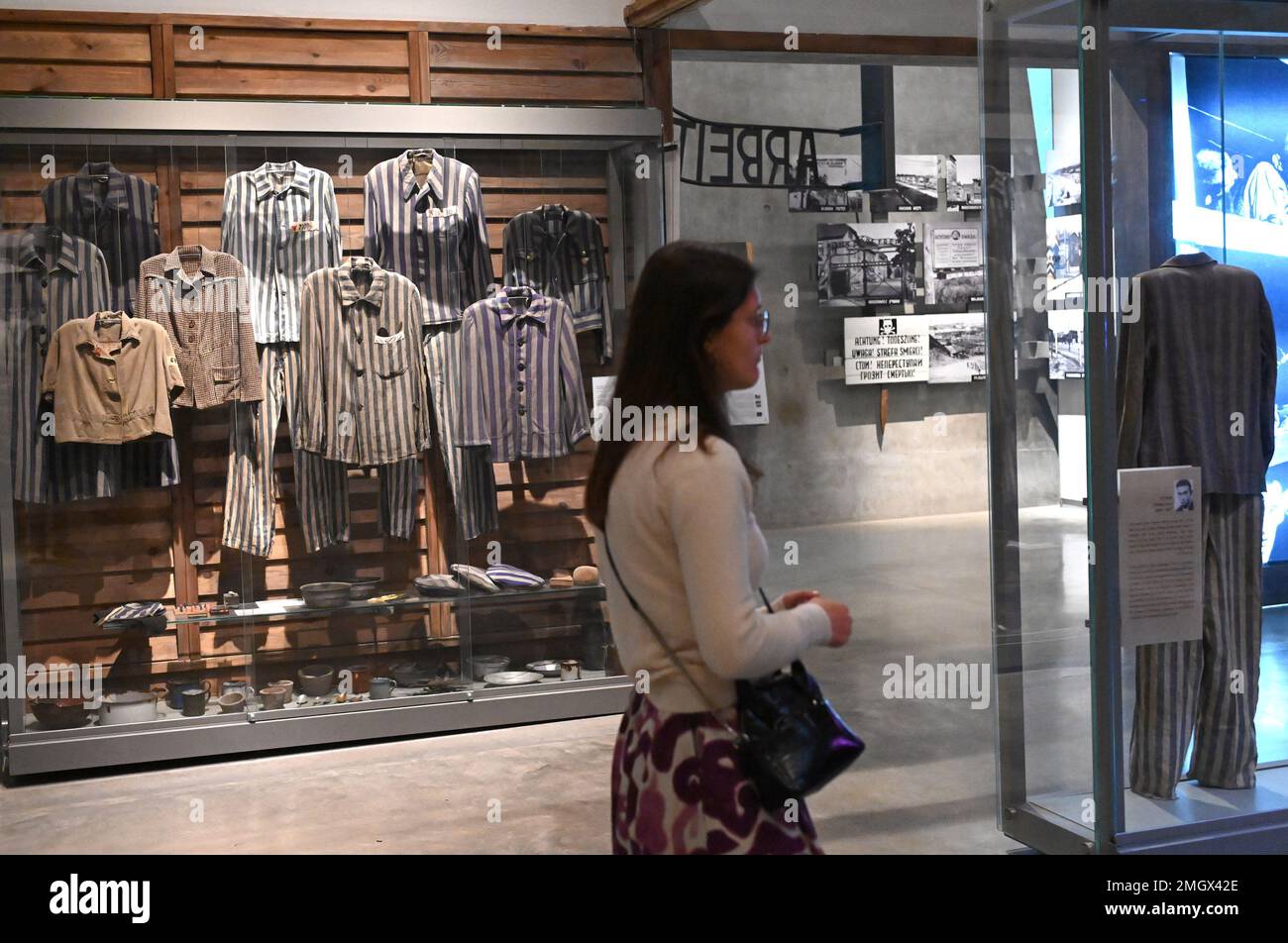 Jerusalem, Israel. 26th Jan, 2023. A tourists looks at uniforms worn by ...