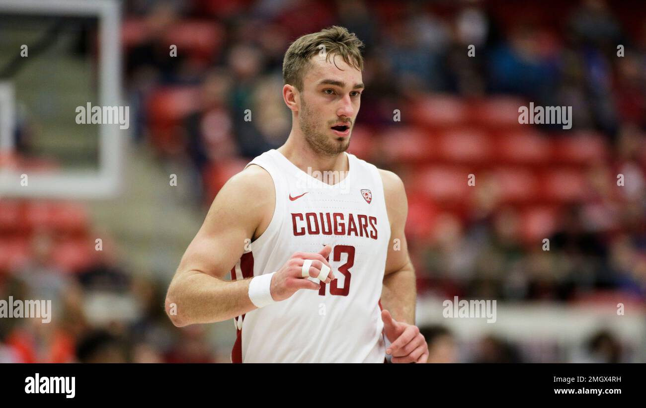 Washington State forward Jeff Pollard (13) runs on the court during the ...