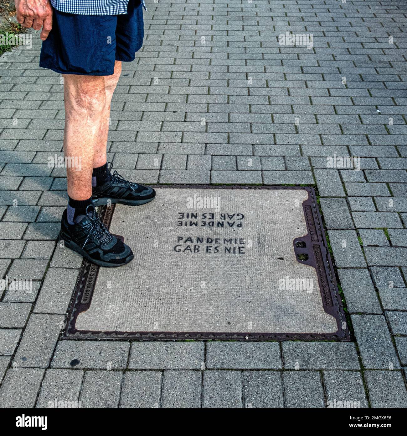 Pandemic never happened stencil hi-res stock photography and images - Alamy