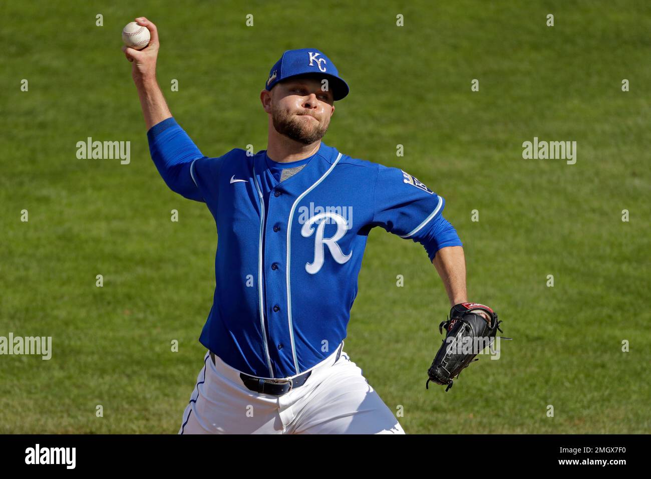 Kansas City Royals pitcher Jesse Hahn throws during the fifth inning of ...