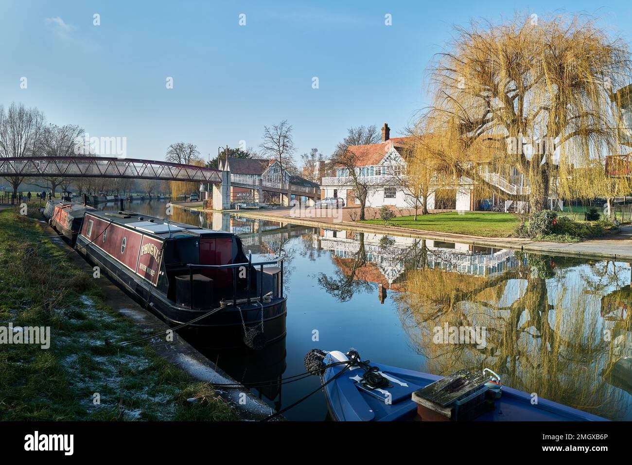 Cutter Ferry pedestrian bridge over the river Cam, Cambridge, England ...