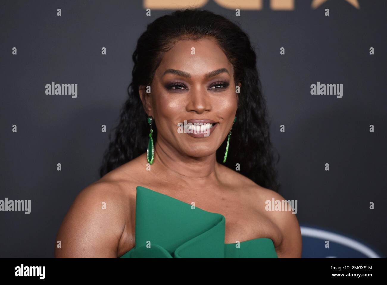 Angela Bassett Arrives At The 51st Naacp Image Awards At The Pasadena Civic Auditorium On