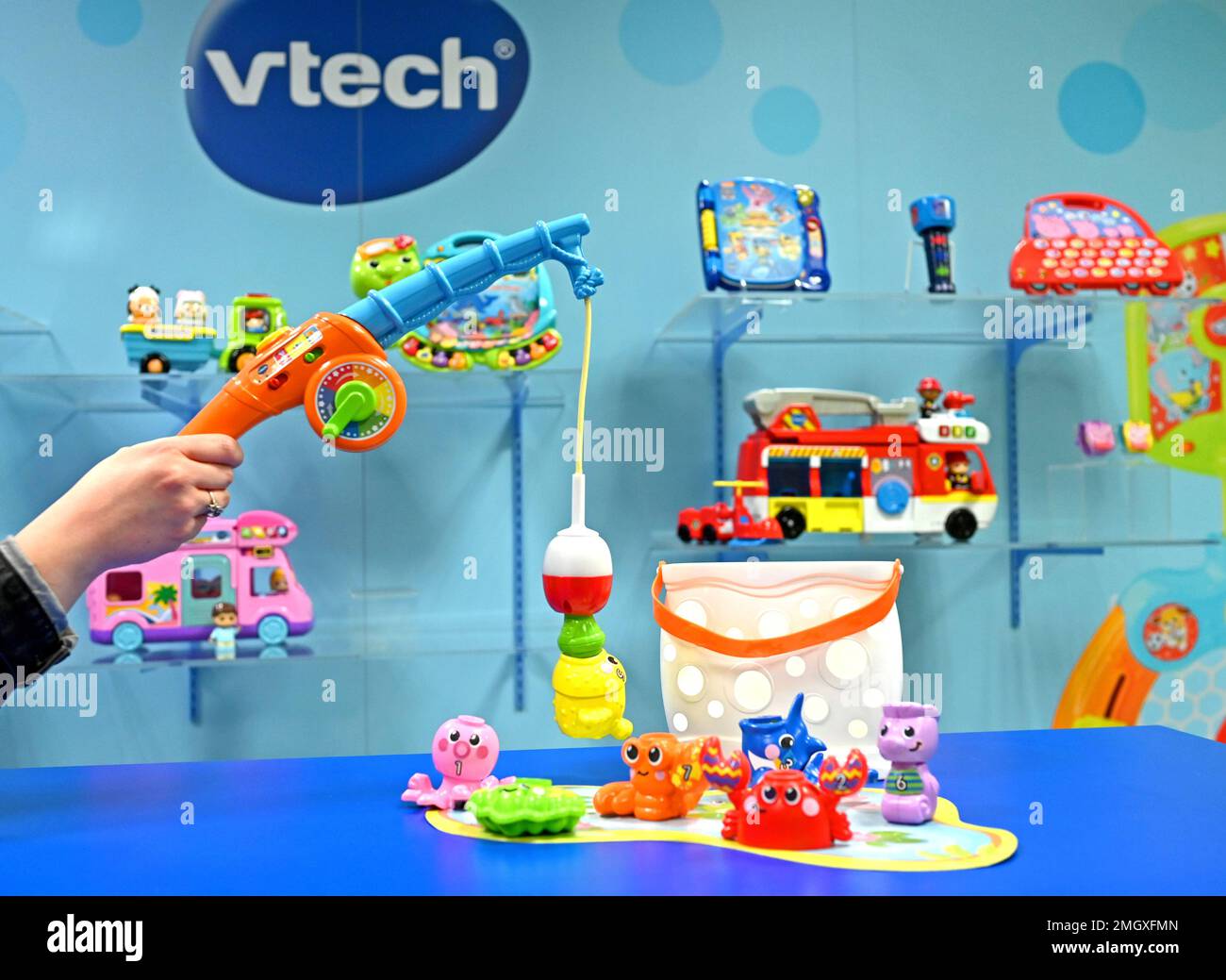 IMAGE DISTRIBUTED FOR VTECH - The Jiggle & Giggle Fishing Set from ...