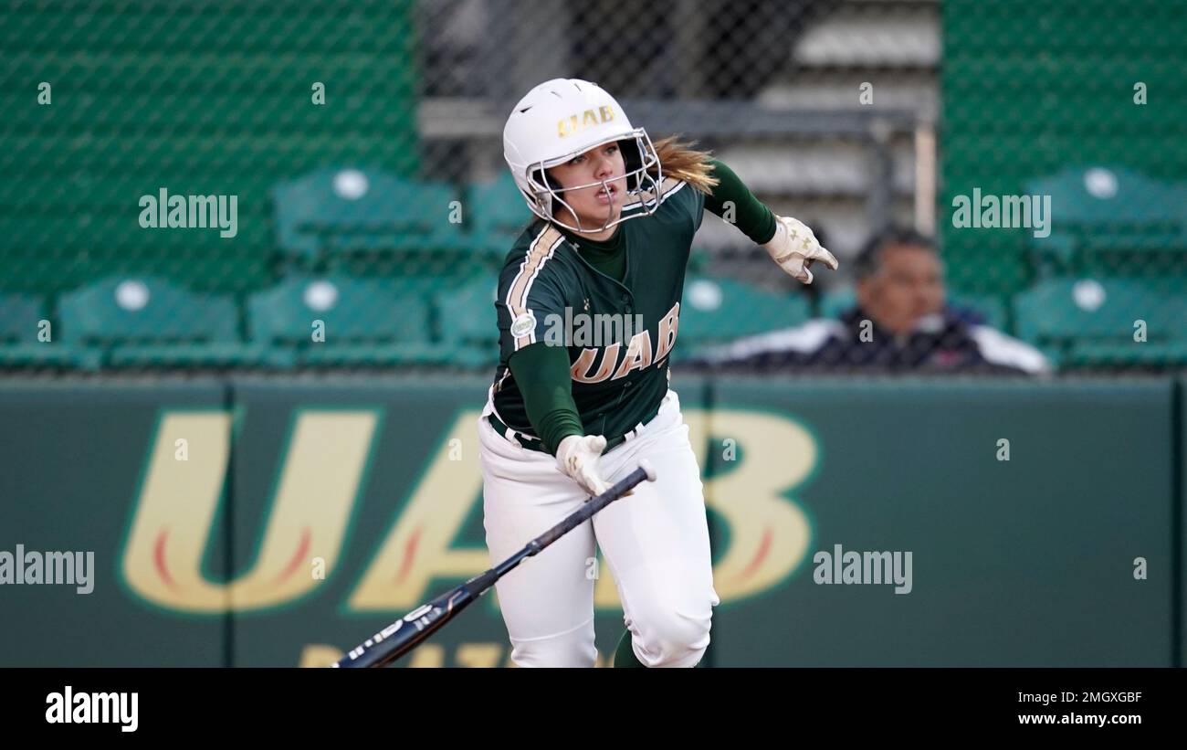 UAB third baseman Dylinn Stancil (7) during an NCAA softball game on ...