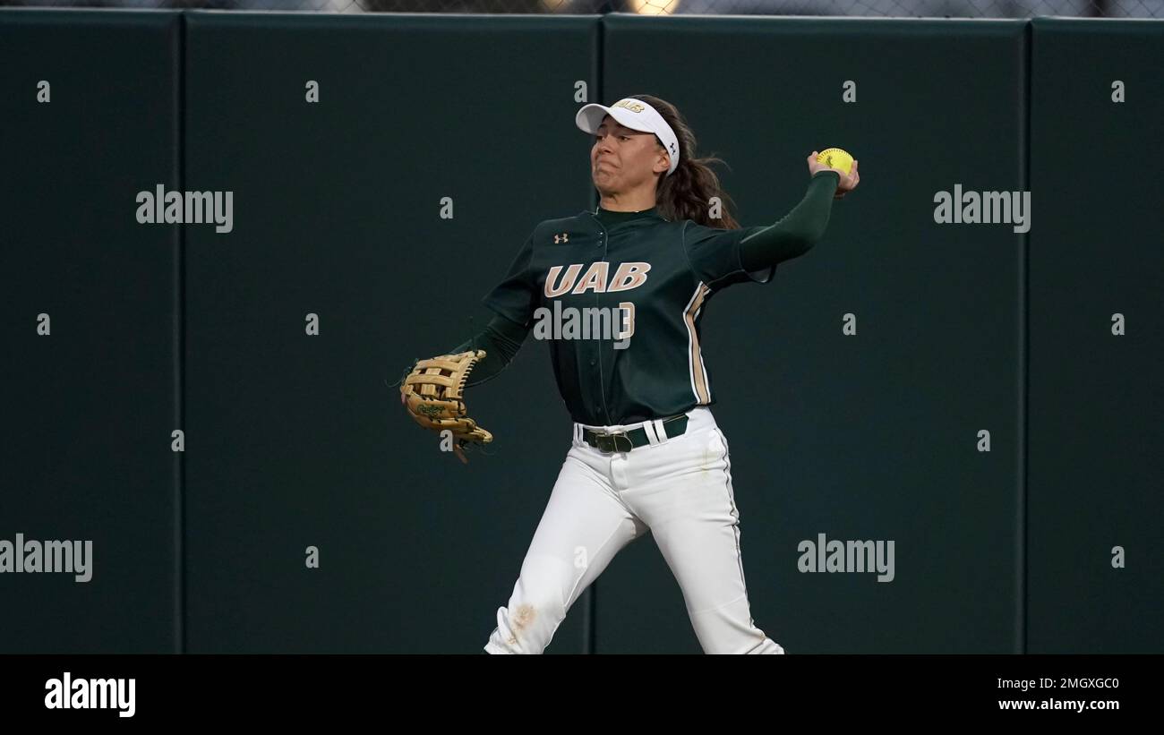 UAB out fielder Faith Hegh (3) during an NCAA softball game on Friday ...