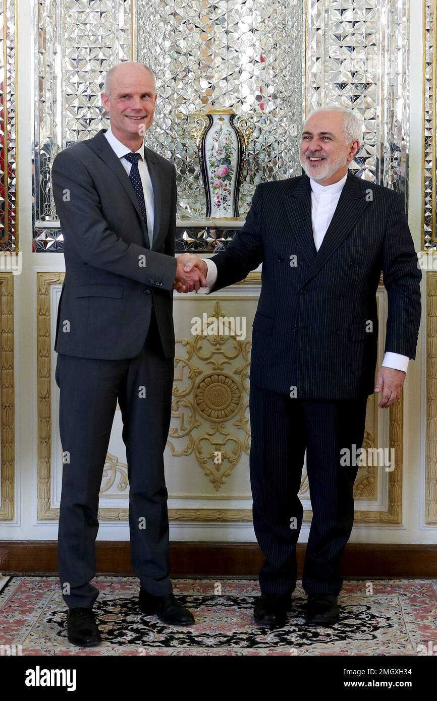 Iranian Foreign Minister Mohammad Javad Zarif, right, and his Dutch ...