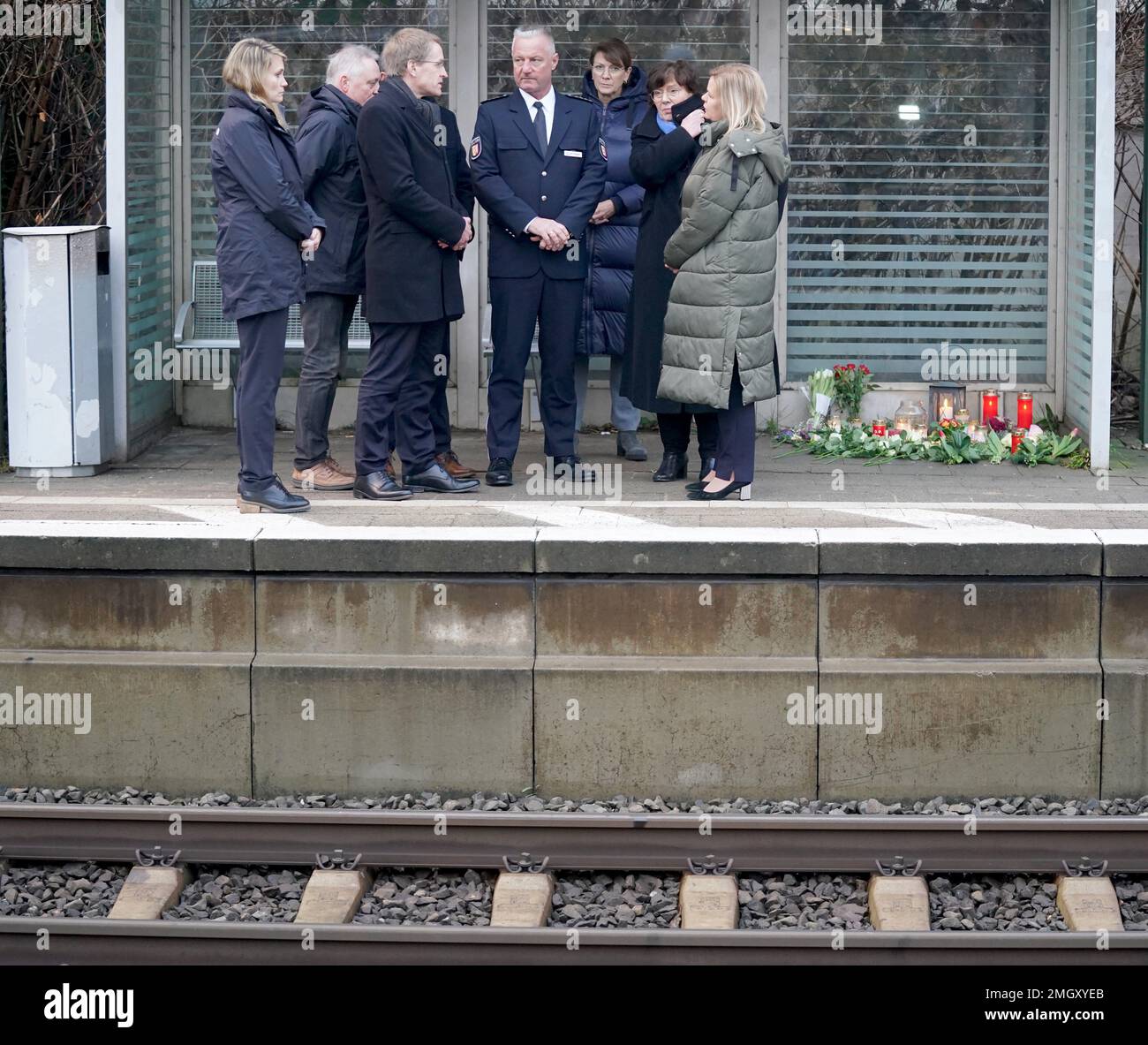 Brokstedt, Germany. 26th Jan, 2023. Nancy Faeser (r-l, SPD), Federal ...