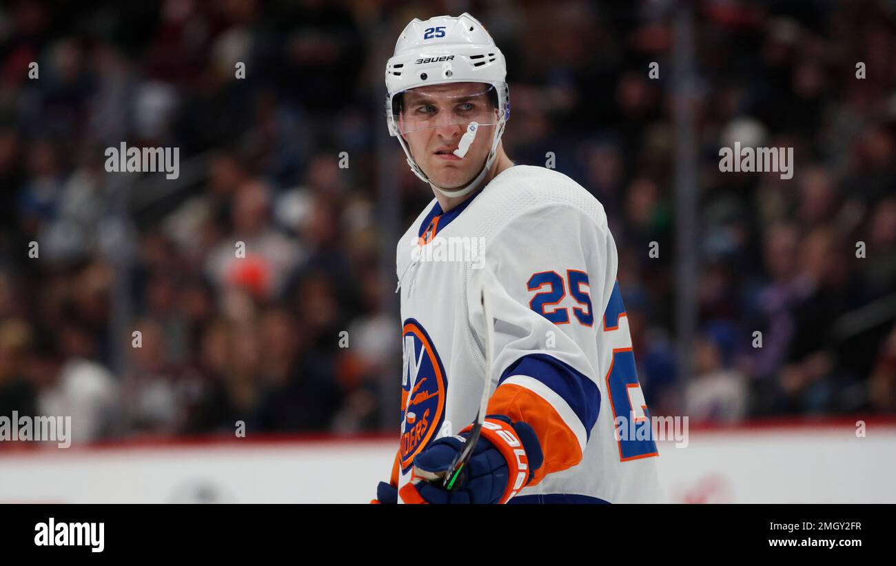 New York Islanders defenseman Devon Toews (25) in the second period of ...