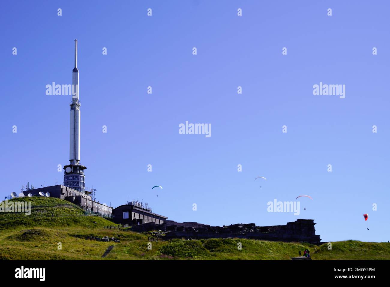 volcano high observatory antenna meteorological station at mountain ...