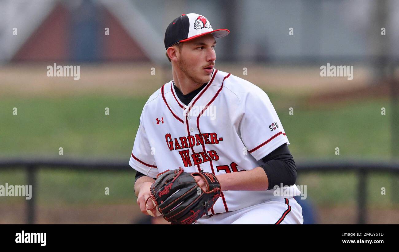 Gardner-Webb pitcher Noah Davis throws a pitch during an NCAA baseball ...