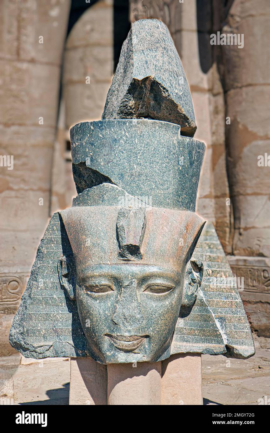 Egypt Ramesseum Head Of Ramessess II Stock Photo - Alamy