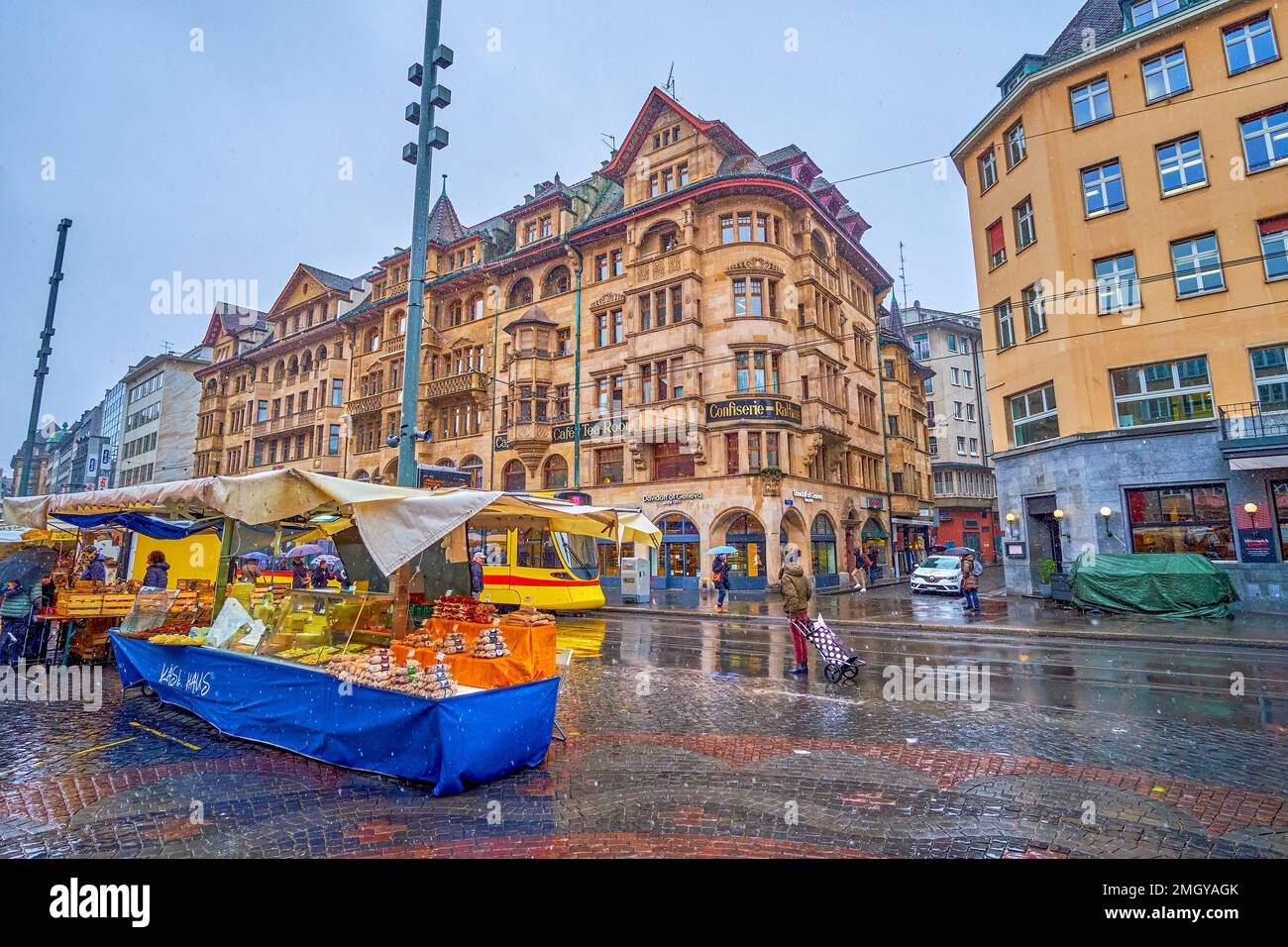BASEL, SWITZERLAND - APRIL 1, 2022: Farmer's market on Marketplatz ...