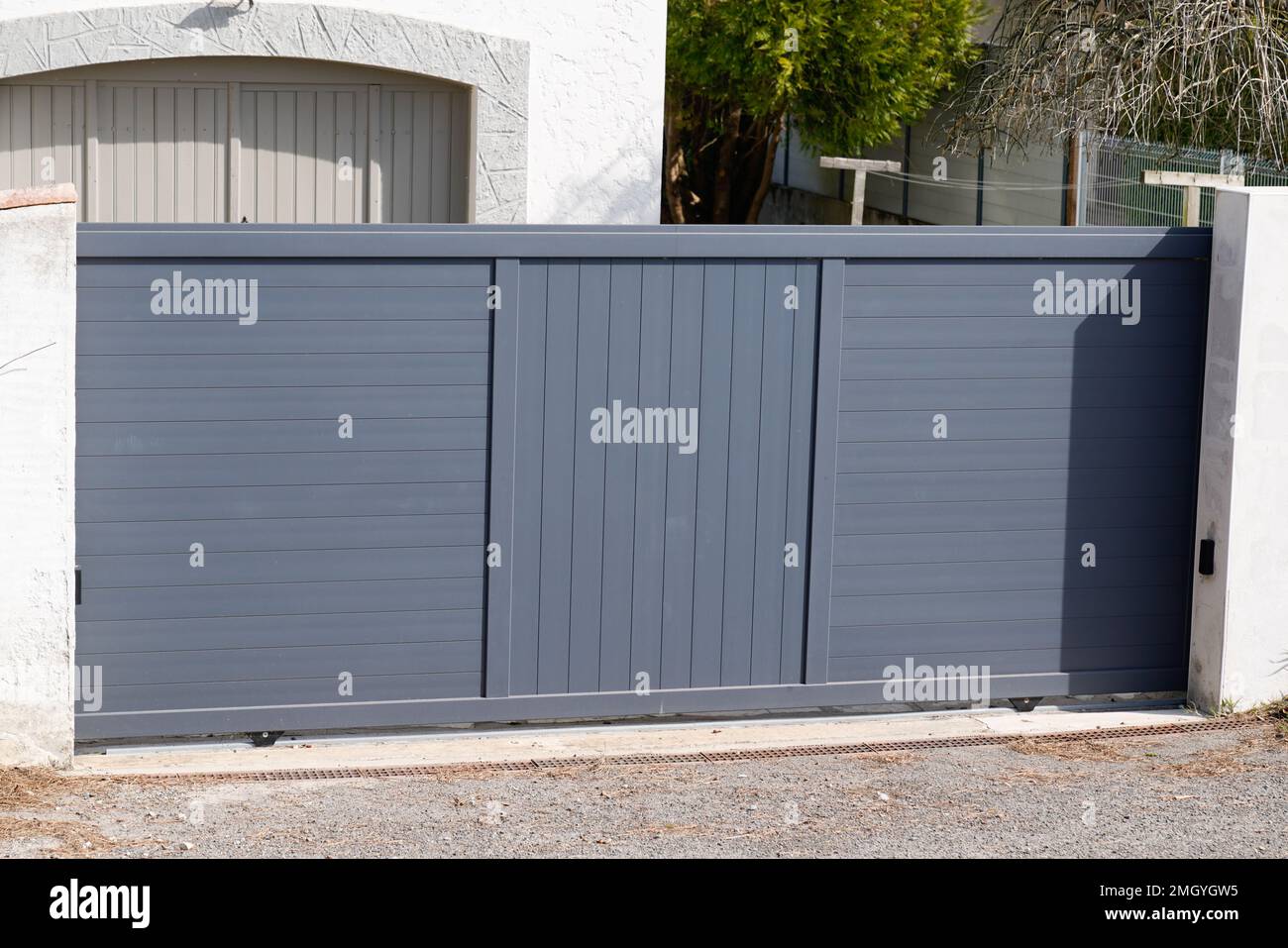 Aluminum grey sliding steel modern gate slide portal of suburb house ...