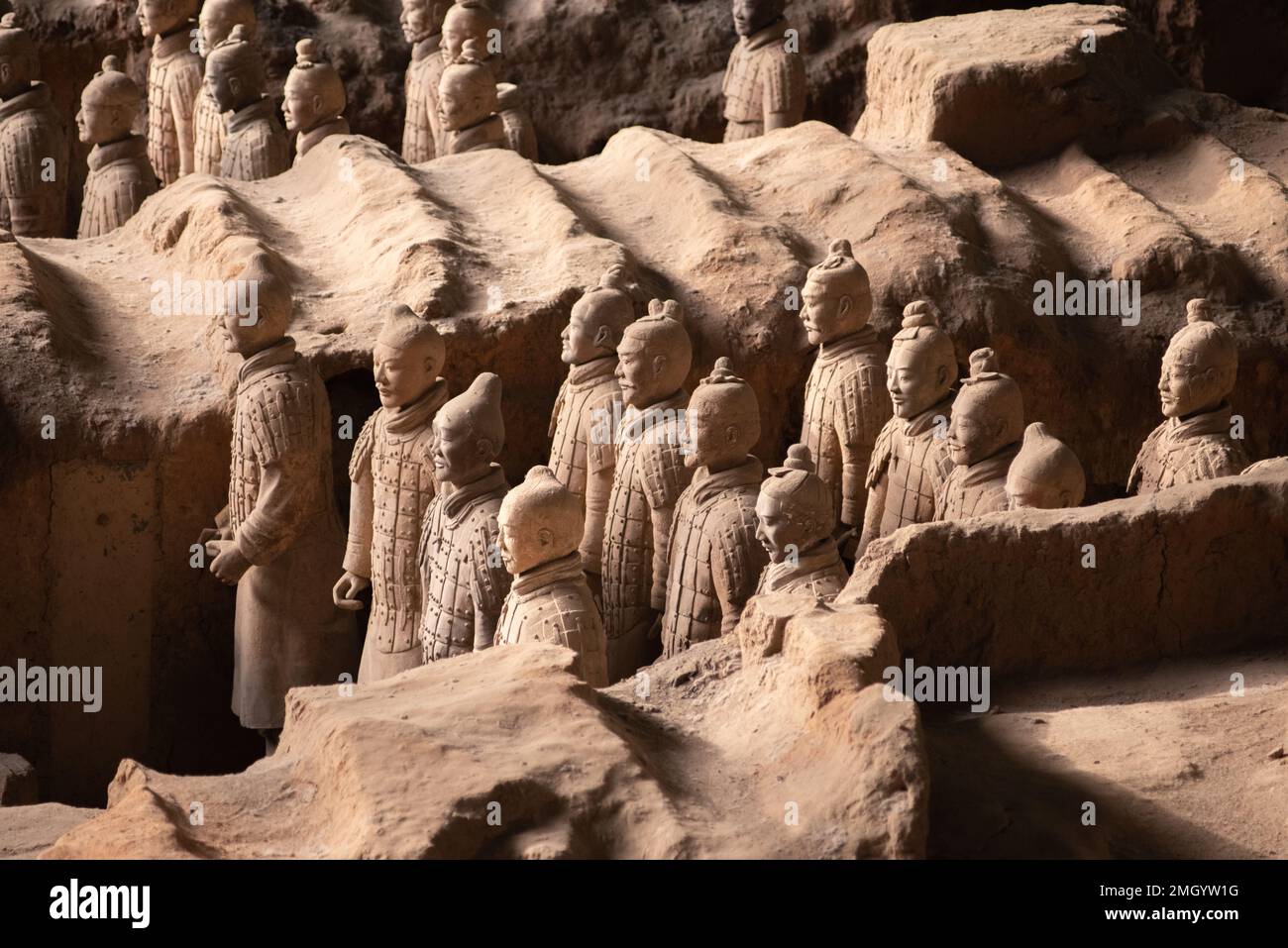 The Terracotta Army or the "Terra Cotta Warriors and Horses" buried in ...