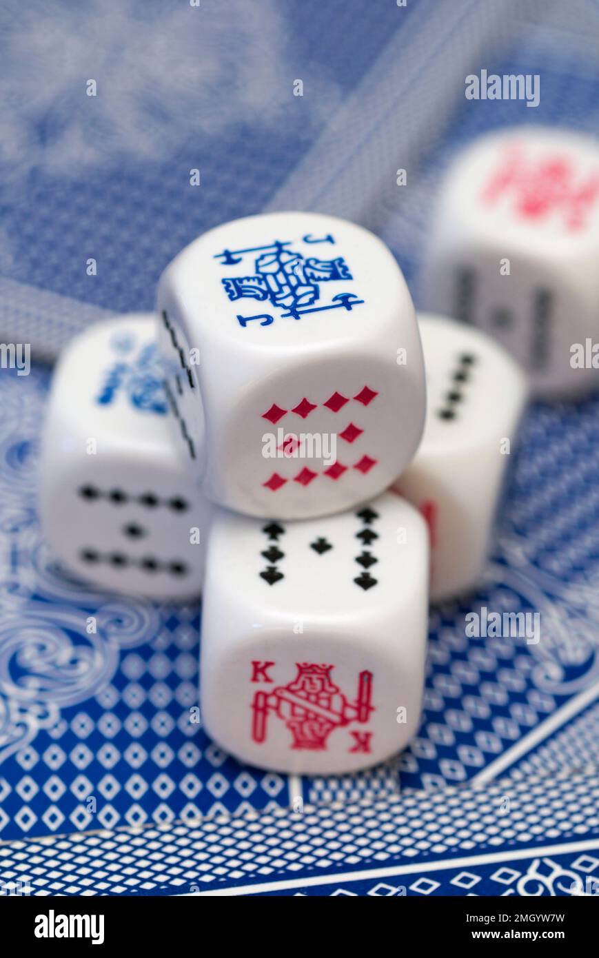Dice and playing cards hi-res stock photography and images - Alamy