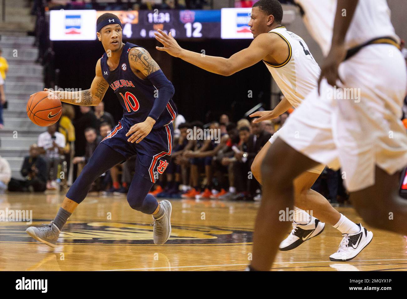 Auburn S Samir Doughty Left Dribbles Past Missouri S Javon Pickett