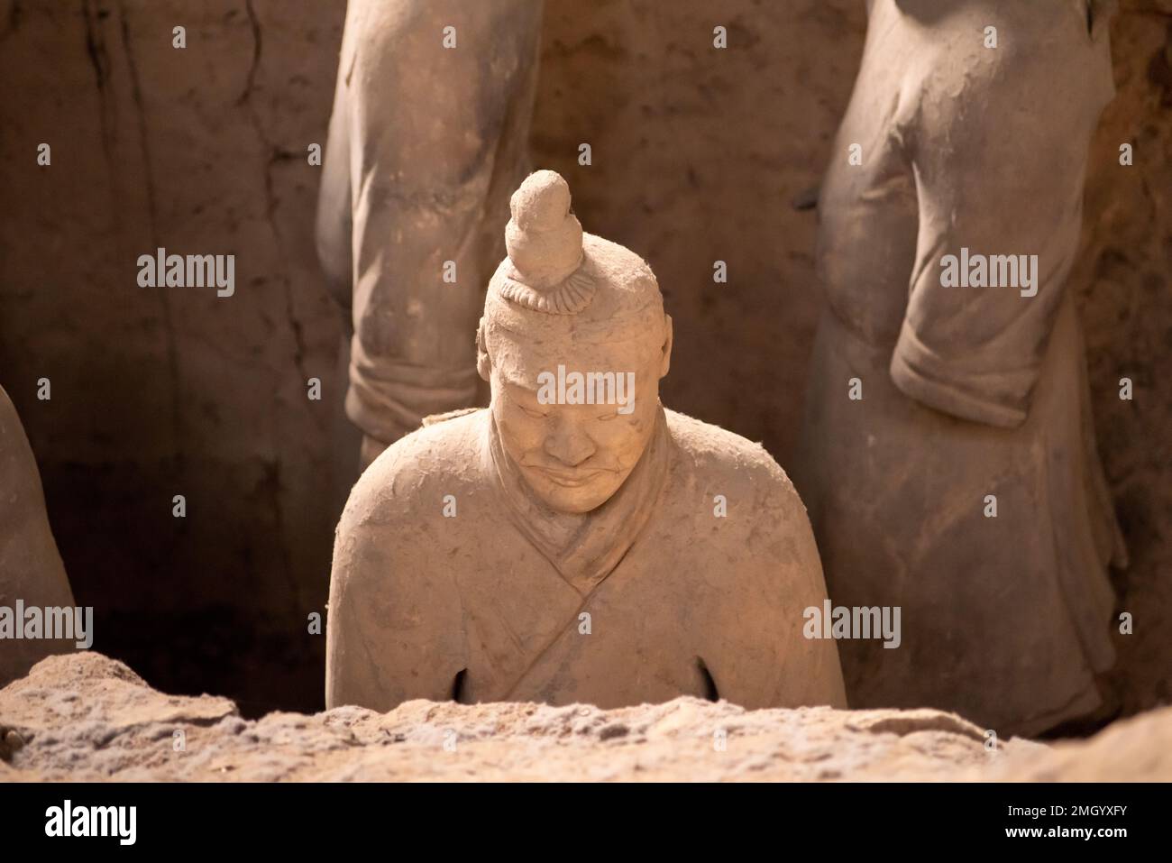 The Terracotta Army or the "Terra Cotta Warriors and Horses" buried in ...