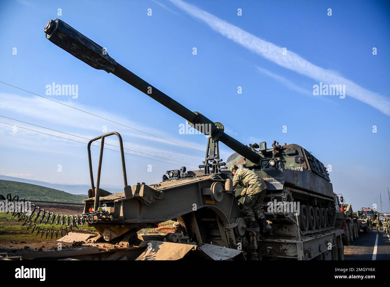 Turkish troops and artillery prepare to enter Syria, in Reyhanli, Hatay ...