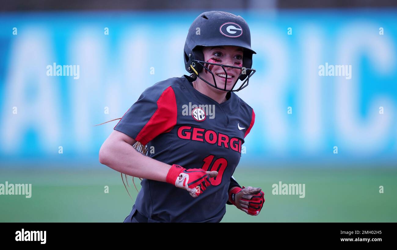 Georgia's Jordan Doggett rounds second during an NCAA softball game ...
