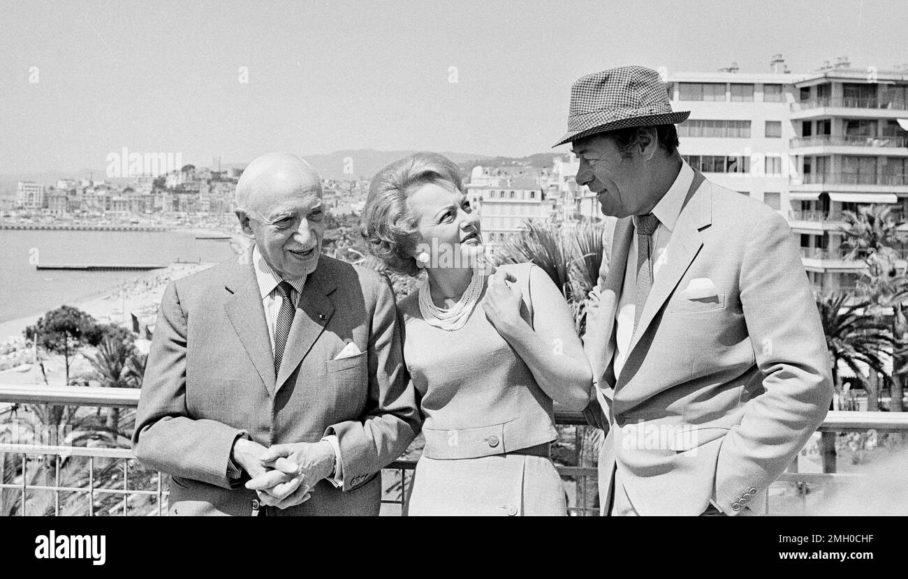 Film festival jury members Andre Maurois, Olivia de Havilland and Rex ...