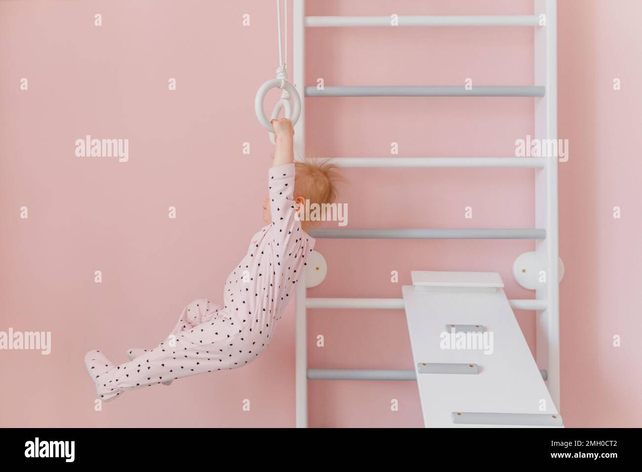 Toddler gymnastics hi-res stock photography and images - Alamy
