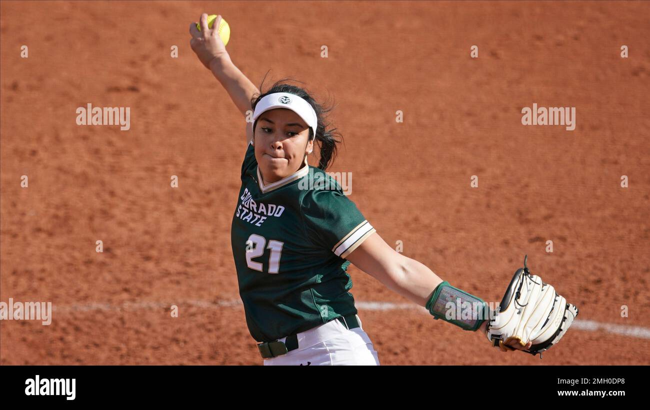 Colorado State's Danielle Serna (21) pitches during an NCAA college ...