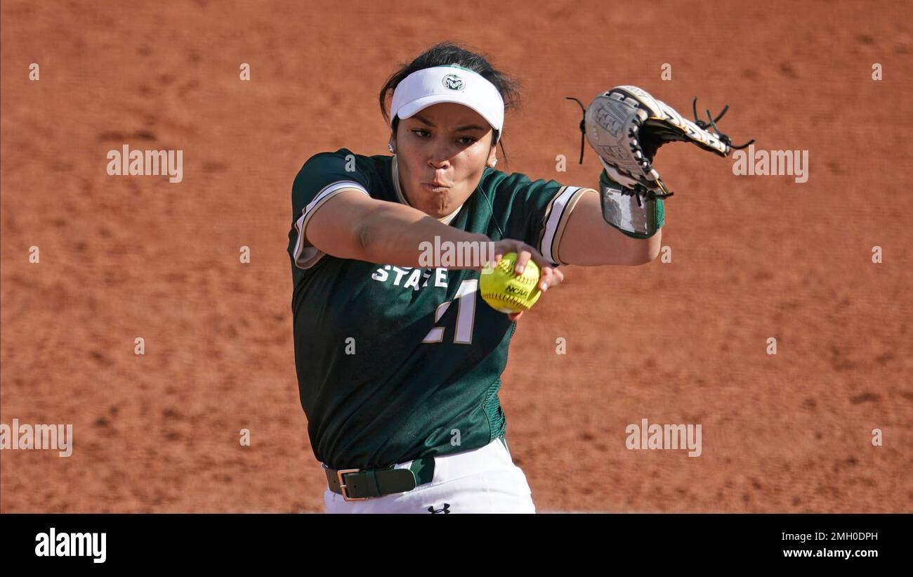 Colorado State's Danielle Serna (21) pitches during an NCAA college ...