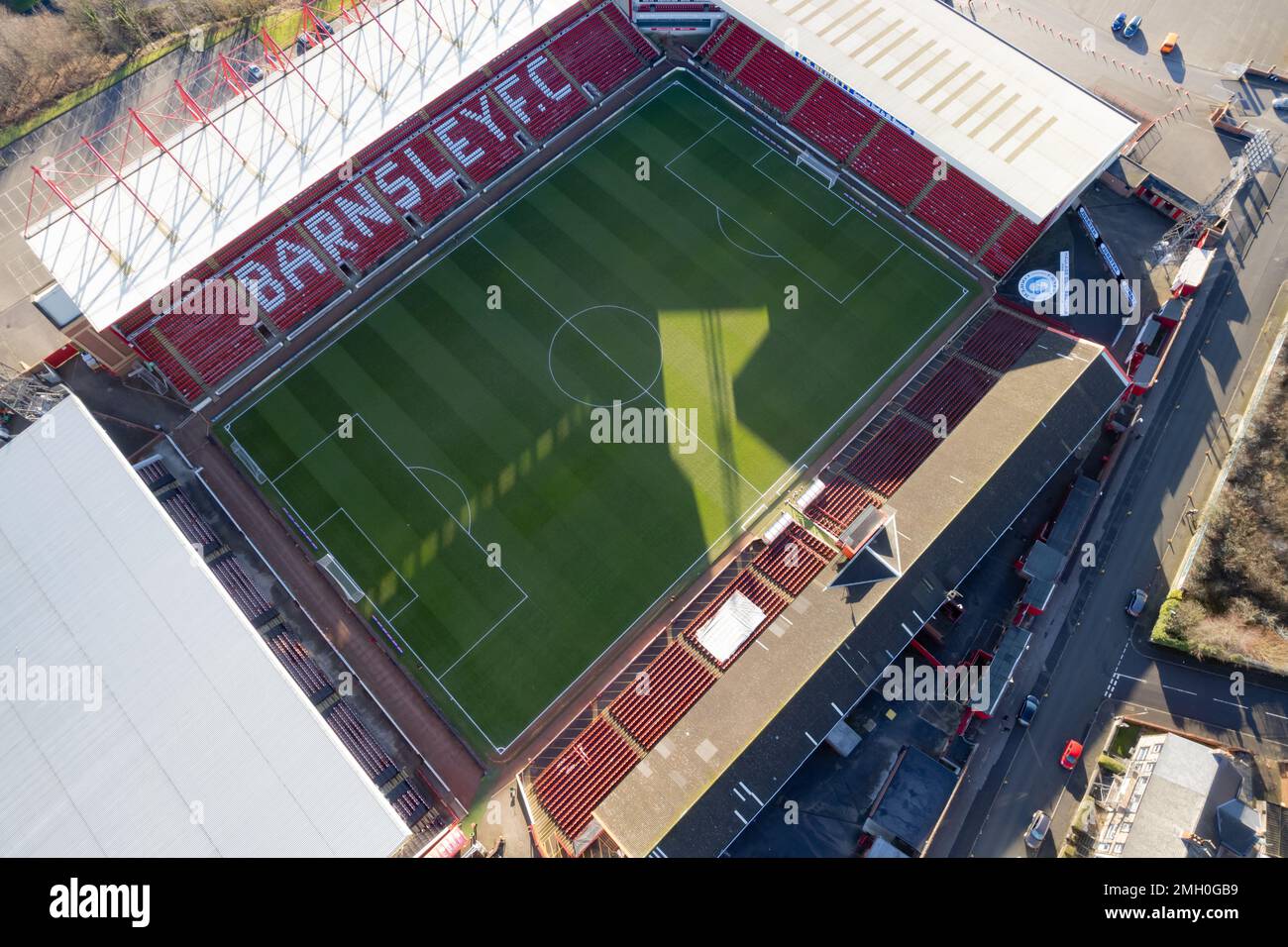 Floodlights at oakwell stadium hi-res stock photography and images - Alamy
