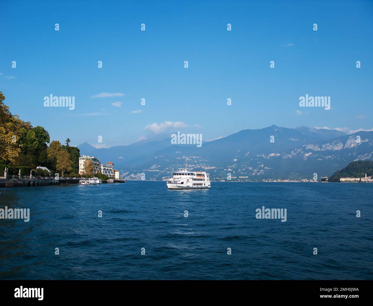 Panoramic view of lake como hi-res stock photography and images - Alamy