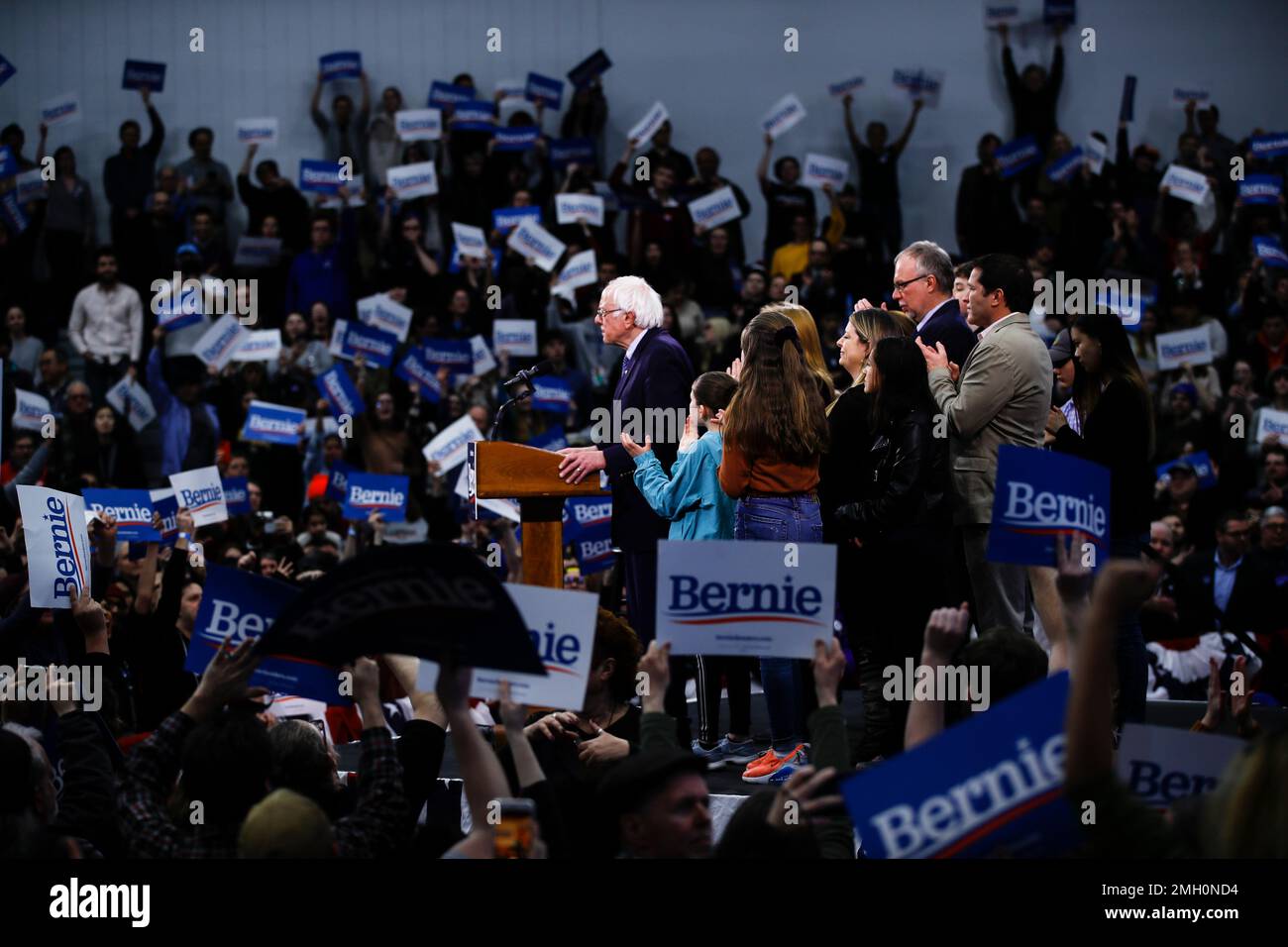 Democratic presidential candidate Sen. Bernie Sanders, I-Vt., speaks to ...