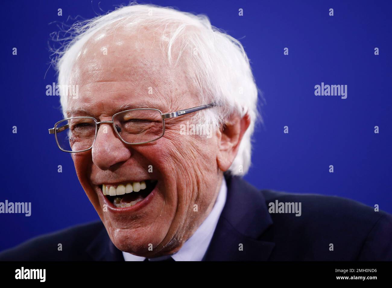 Democratic presidential candidate Sen. Bernie Sanders, I-Vt., speaks to ...