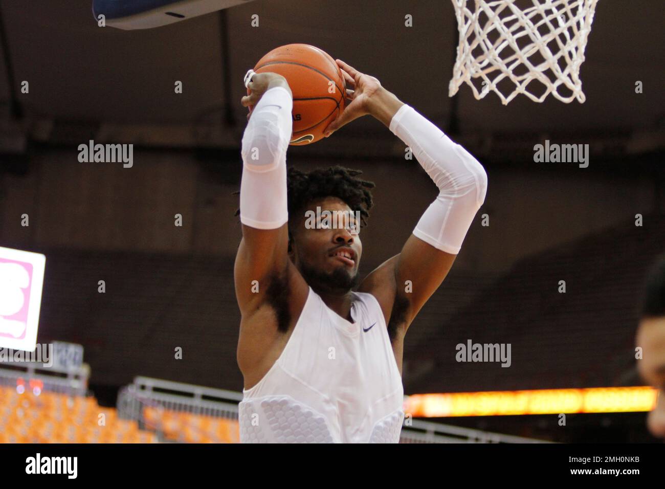 Syracuse's Quincy Guerrier jams before an NCAA college basketball game ...