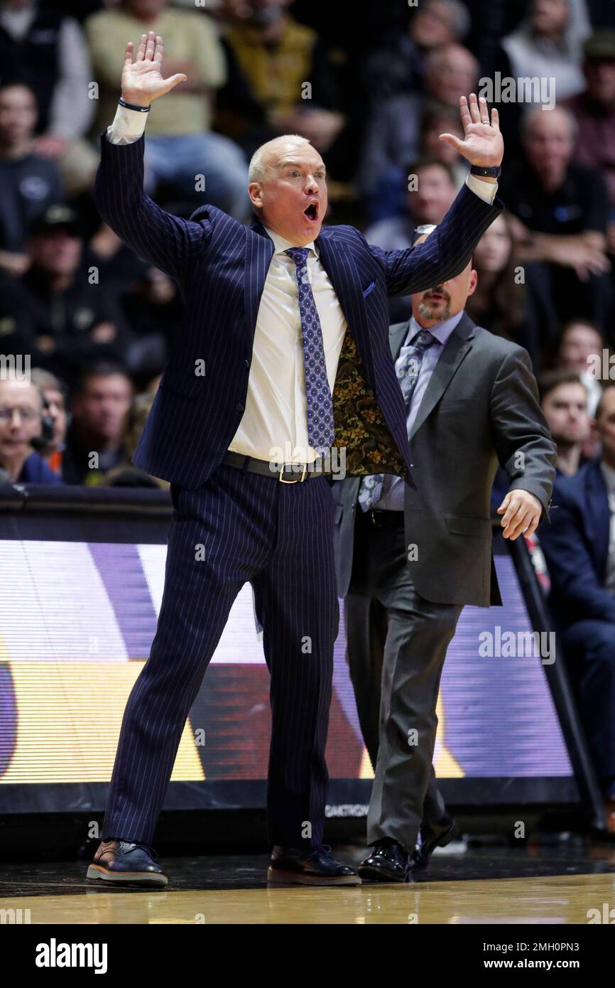Penn State head coach Pat Chambers gesturers during the second half of ...
