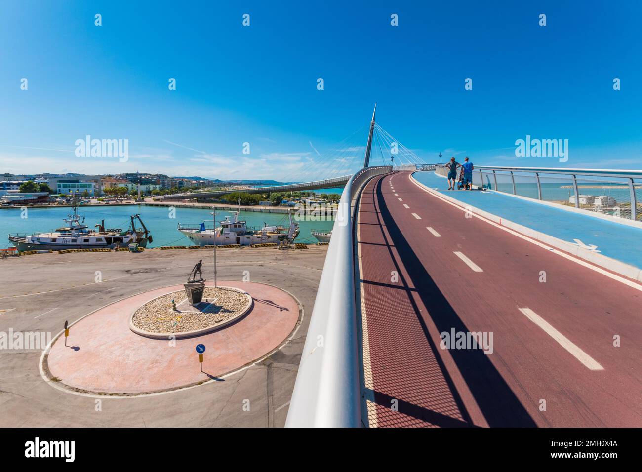 Pescara (Italy) - The big city along the Adriatic sea with Ponte del ...