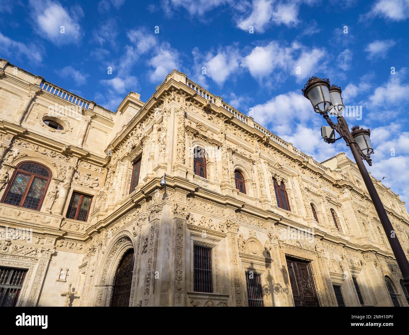 Building buildings neo classical architecture hi-res stock photography ...