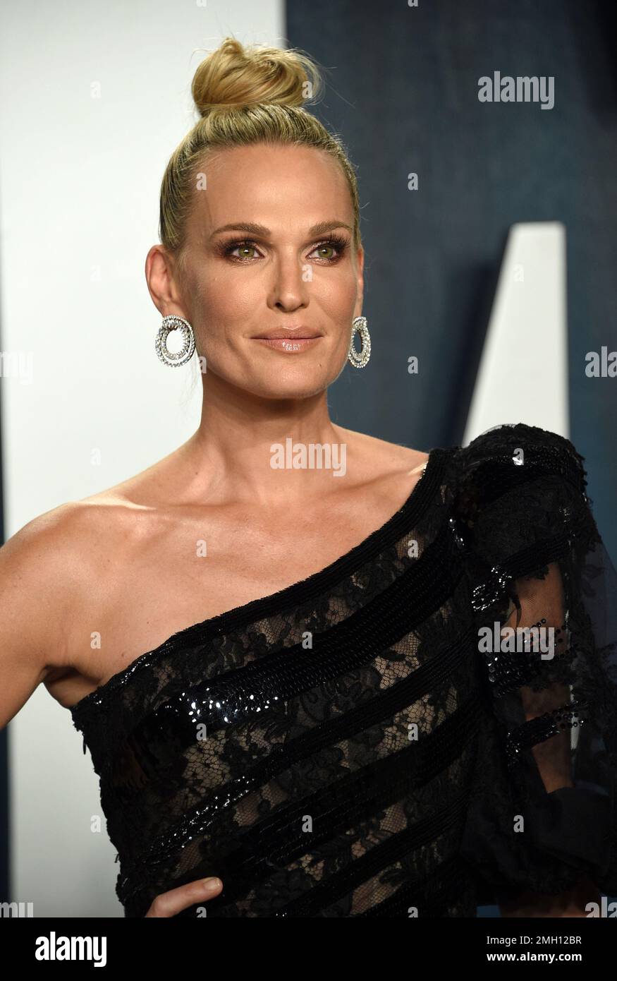 Molly Sims arrives at the Vanity Fair Oscar Party on Sunday, Feb. 9 ...